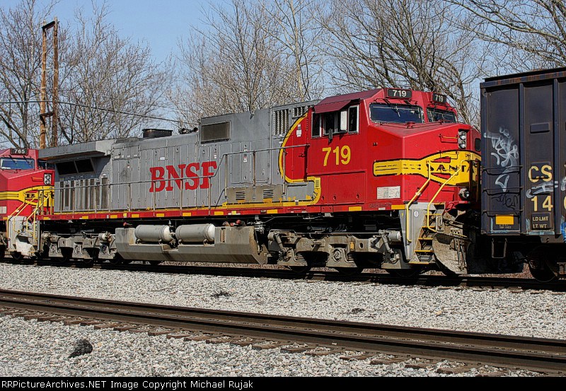 BNSF 719